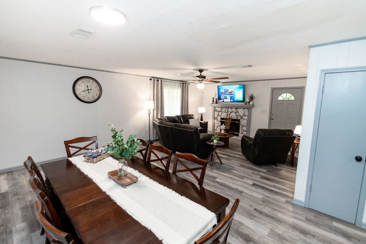 The Hub House · Sleeps 9 · Pool Table · Near Usm - Hattiesburg, MS