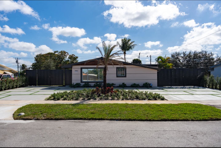 Welcome To 305 Miami Houses - Miami Lakes, FL