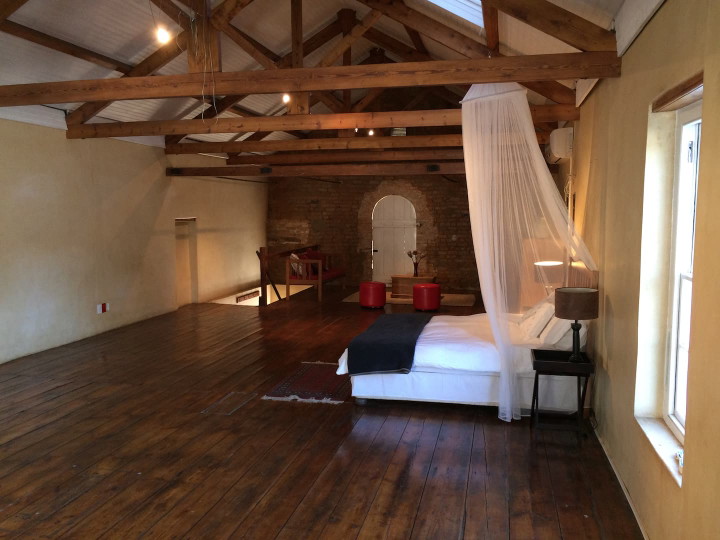 Self-catering Historic Loft Space - Paarl