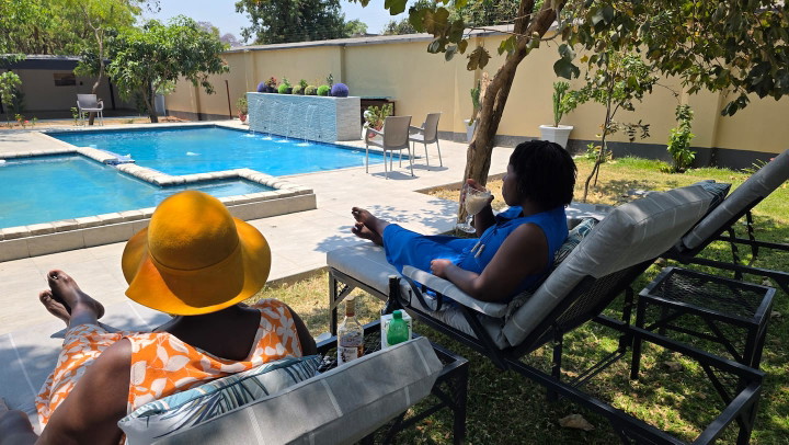 Chalet 2 Chambres | Aéroport/forage/solaire/piscine/coffre-fort - Harare