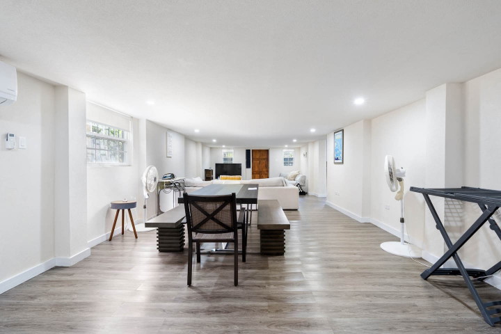 2/1 Condo | 2-min Walk To Beach - Barbados
