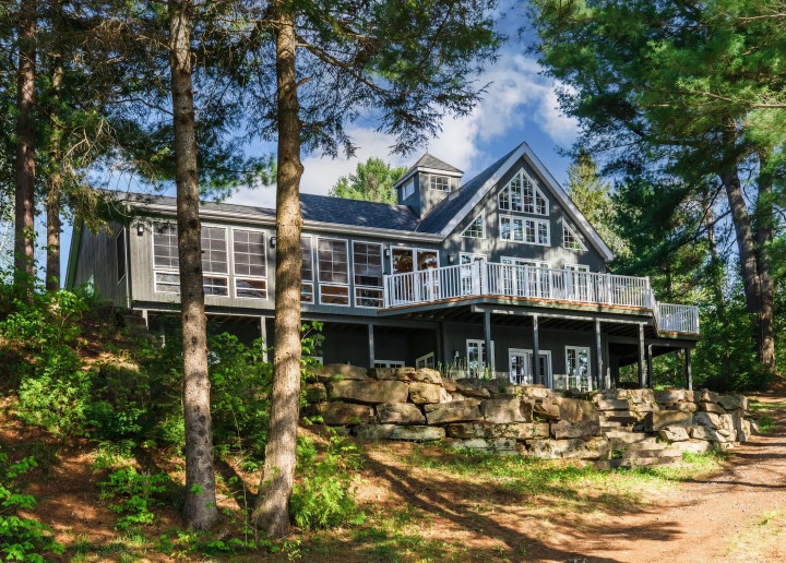 Luxury Muskoka Lakefront Property & Sunset Views - Huntsville