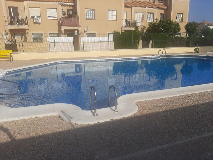 Bonita Casa En Torrevieja Con Vistas A La Piscina - Torrevieja