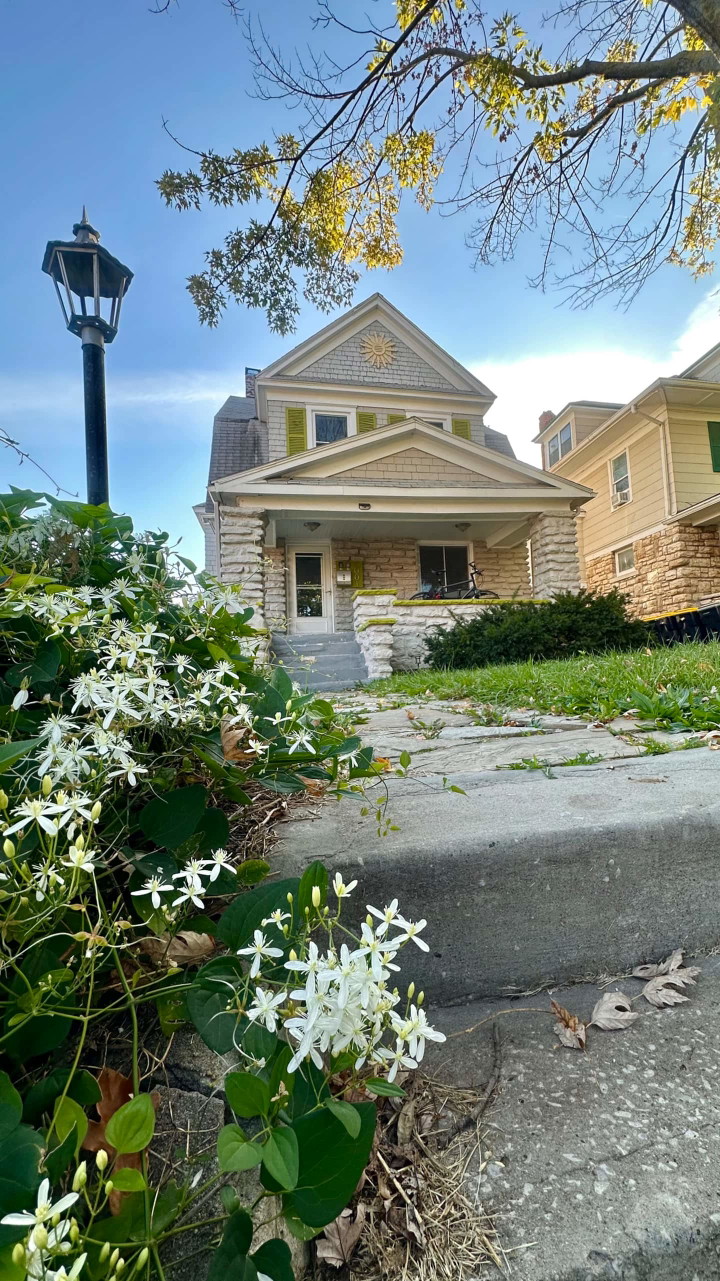 2 Br Plaza Apt. Porch & Yard - Kansas City