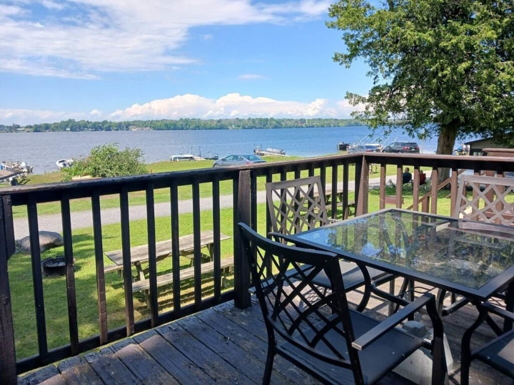Lakefront Cottage 1  Just 30 Minutes To Sandbanks - Prince Edward County