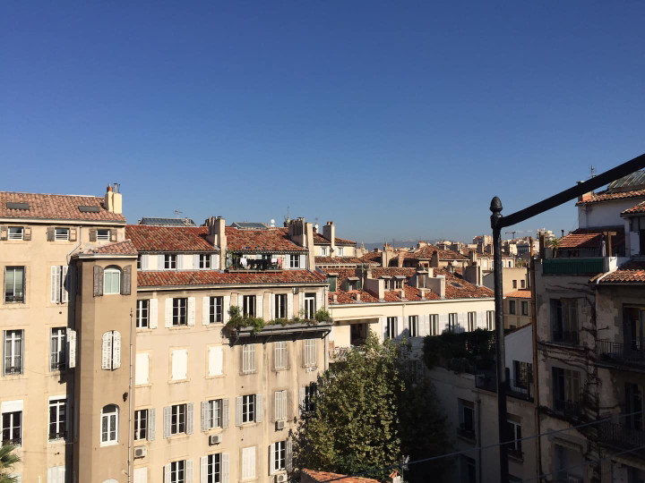 Just Over The Rooftops - Studio Avec Terrasse - Marsella