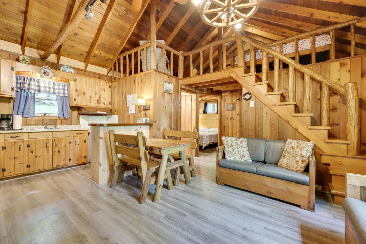 Cozy Lake Cabin #1 W/boatdock - Lake Wallenpaupack, PA