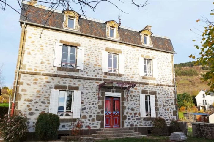 Grande Maison
(17 Pers)
Vallée Du Puy Mary - Cantal