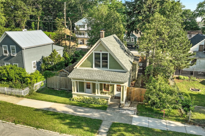 Moonstone Cottage - Michigan City, IN