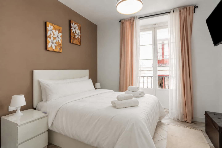 Apartamento De 3 Dormitorios En Madrid Centro - Madrid