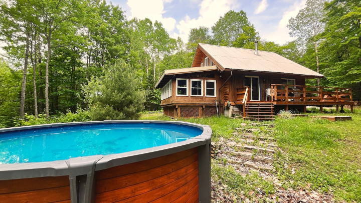 Villa Bontemps | Log Cabin, Private Pool & Forest - Quebec