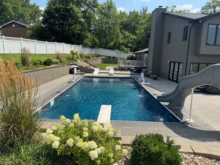 Poolside Estate - Dubuque, IA