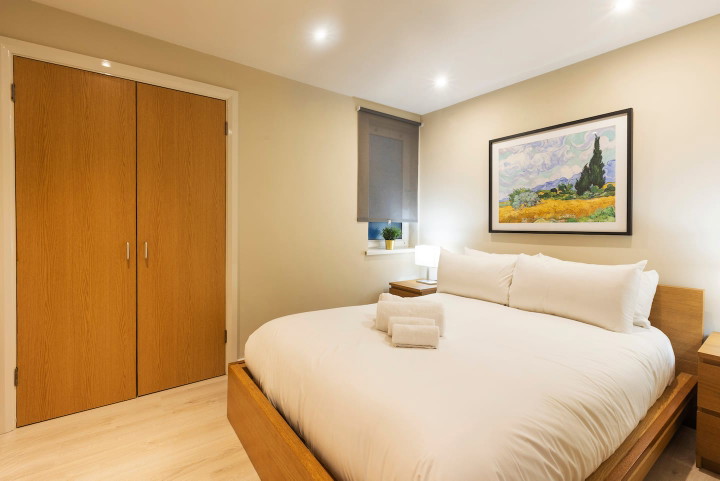 The Van Gogh- Unique 1 Bd (Gold Short Term Stays) - Belfast