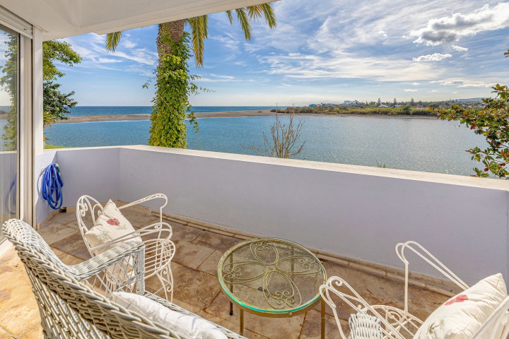 Vintage Soul By The Sea I: Waterfront - Sotogrande