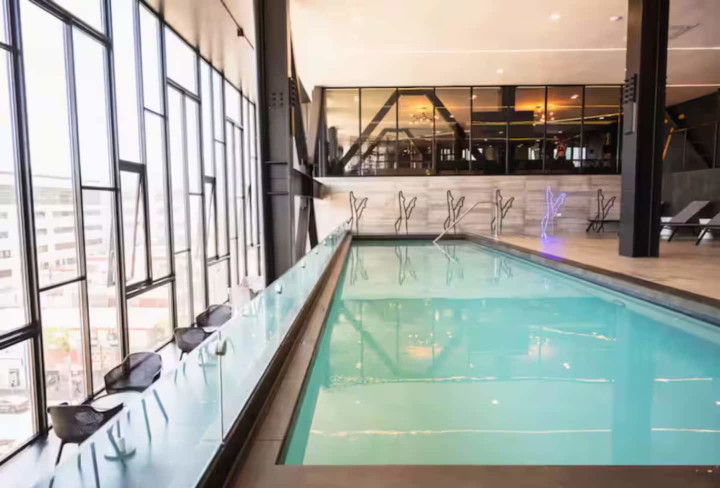 Stylish Downtown Retreat City Views+prime Location - Tijuana