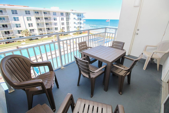 Ocean View Condo With Relaxed, Cozy Interior - Ponce Inlet, FL
