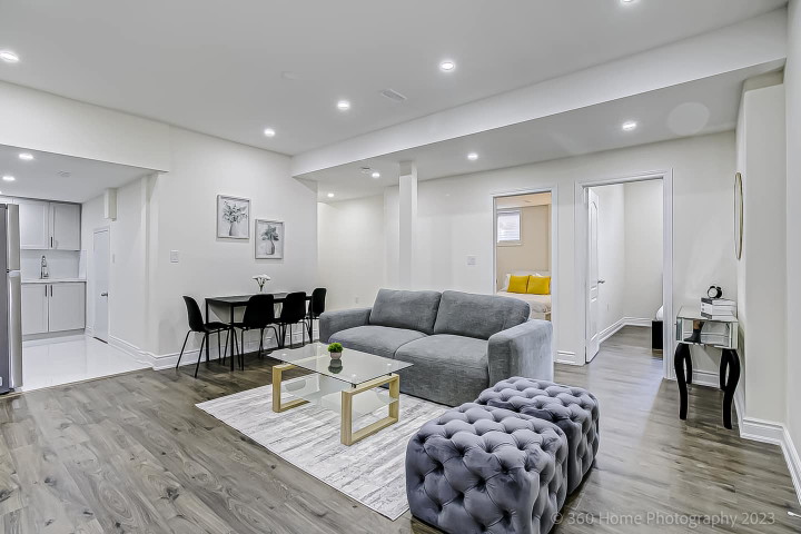 Spacious & Elegant 2br | Free Parking - Brampton