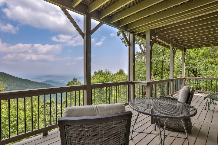 Long Range Views, Cozy Fireplace, Multiple Decks, - Jasper, GA