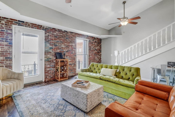 Eagle's Landing Loft-downtown, Above Bull & Barrel - Statesboro, GA