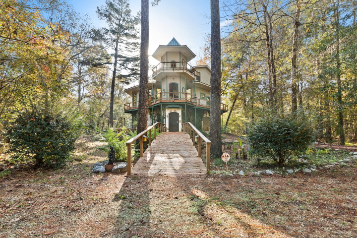 Stunning 3 Bdrm. River Paradise On 7 Acres! - Folsom, LA
