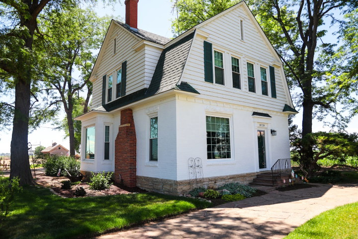 Centennial Country Estate In Northern Colorado - Greeley, CO