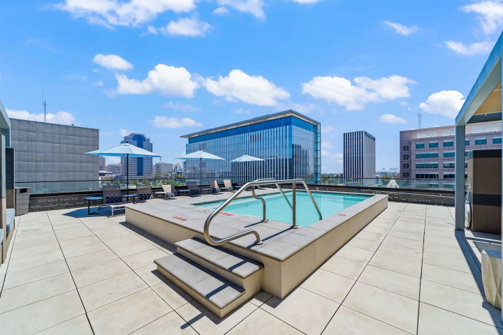 Getaway W/gym + Heated Pool | Heart Of Long Beach - Long Beach, CA