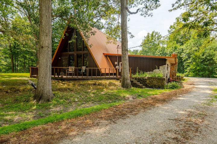 Attractive & Cozy A-frame In Country Setting. - Columbus, IN