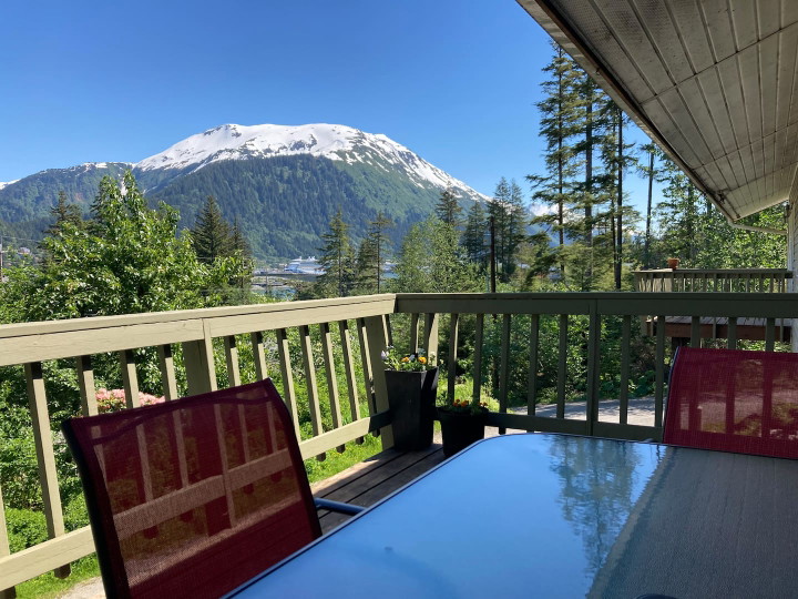Spacious Home With Great Views And Great Location - Juneau, AK