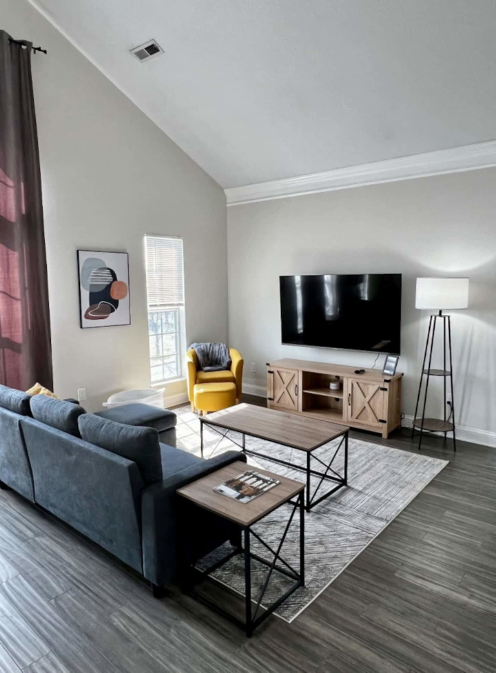 Top Floor Craughwell Condo - Dublin, OH