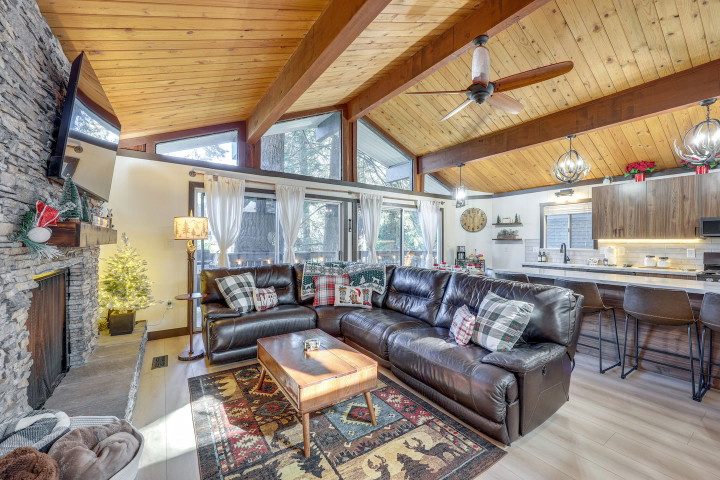 Modern Lake Arrowhead Retreat: 3 Mi To Village - Lake Arrowhead, CA