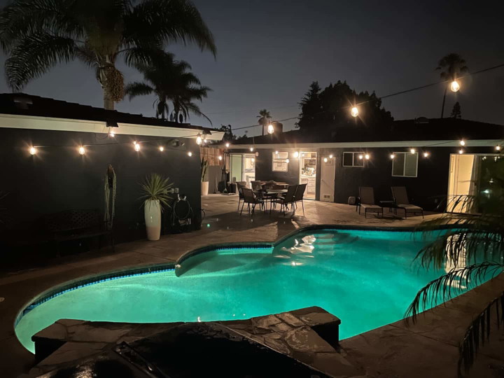 Heated Pool, Jacuzzi, Serene And Quiet Backyard - Newport Beach, CA