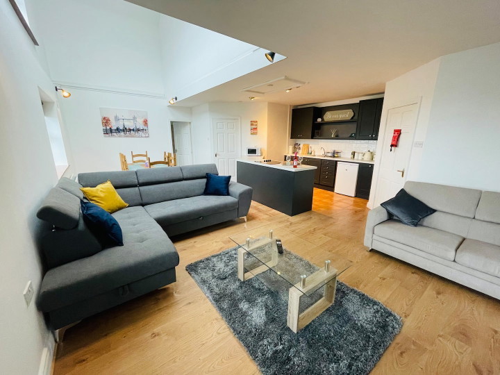 Derg Court Apartment - In The Heart Of Ballina - Killaloe