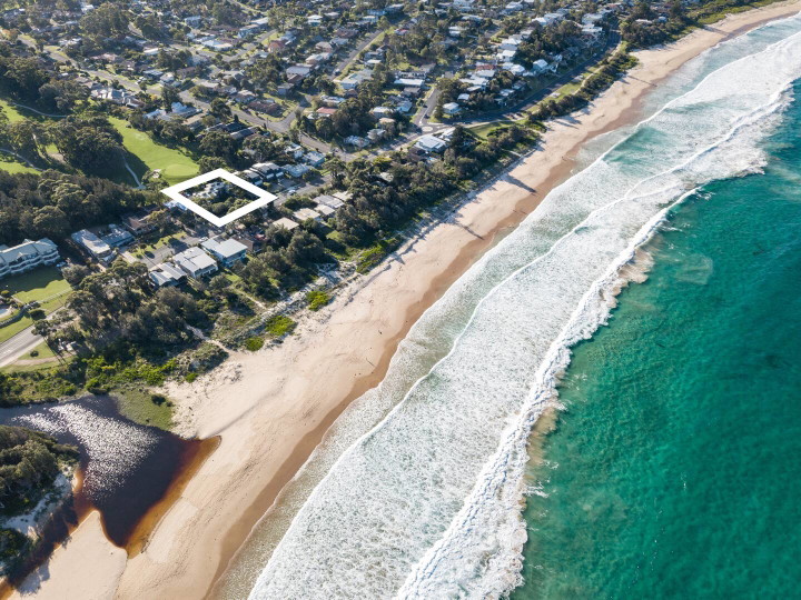 Bright Townhouse  Beachfront On Mitchell Parade, Mollymook Beach - Ulladulla