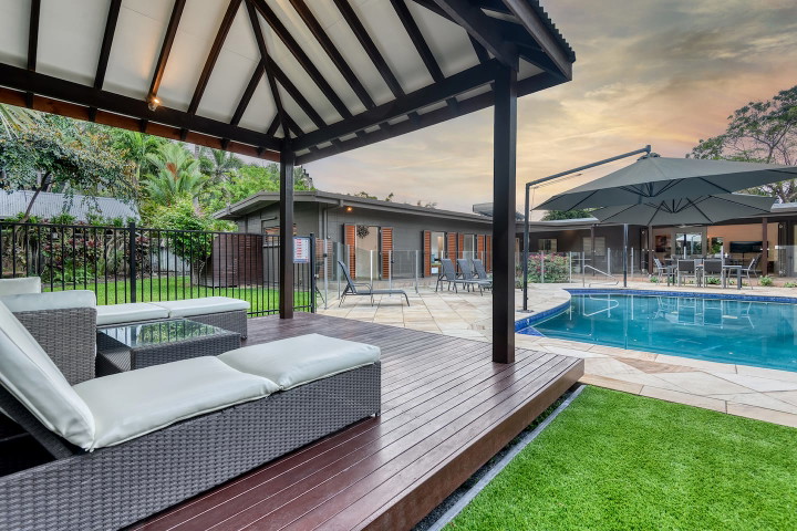 The Last Resort A Two Pool Luxury Villa - Queensland