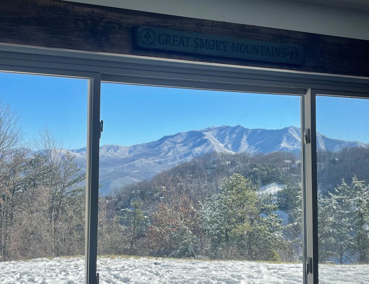 Ground Floor, Incredible Mountain Views, Sleeps 6! - Gatlinburg, TN