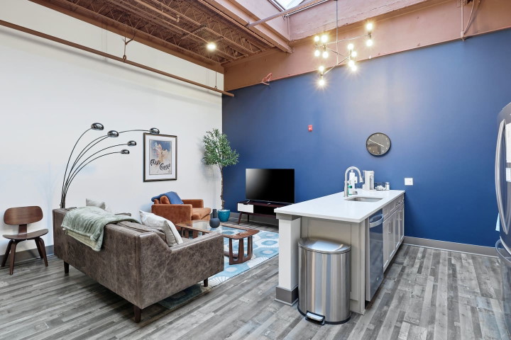 Luxe Cozy Loft Private Secured Parking, King Bed - Rochester, NY