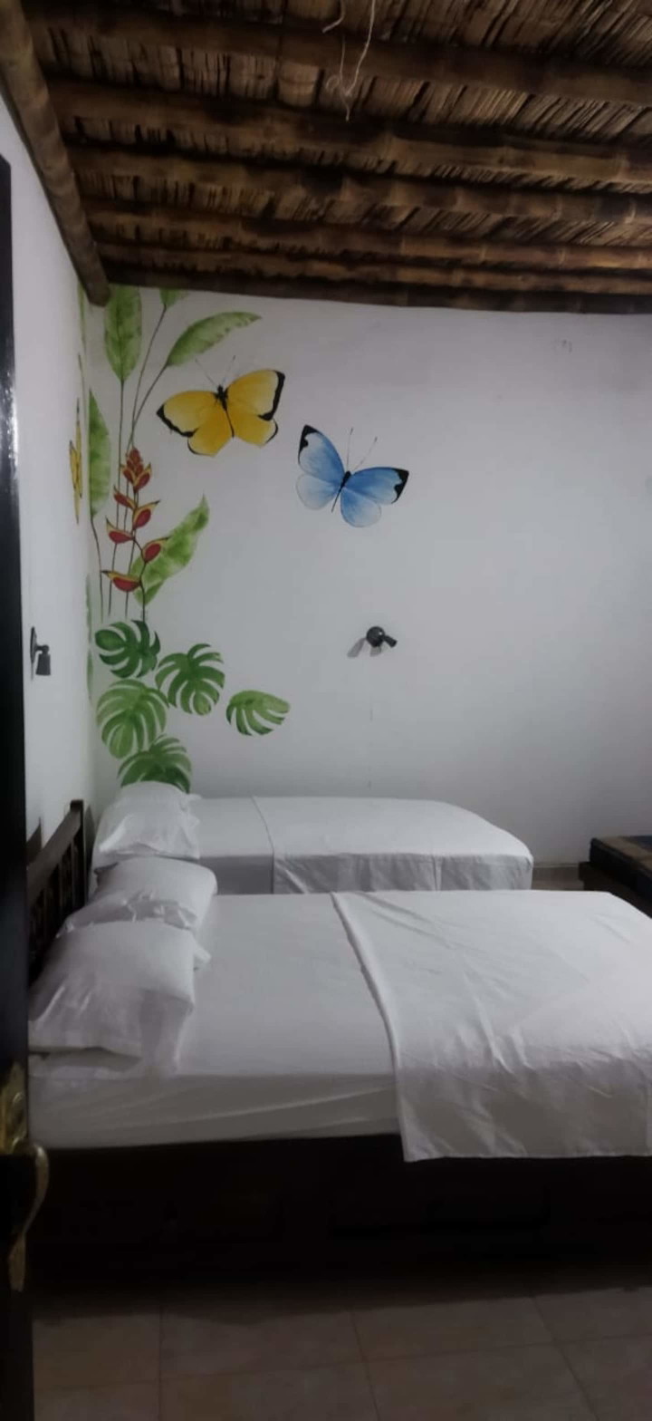 Hostal Los Camorucos - Granada