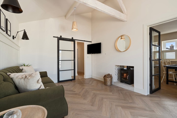 The Tides - Couples Retreat, In Tenby, Parking - Tenby