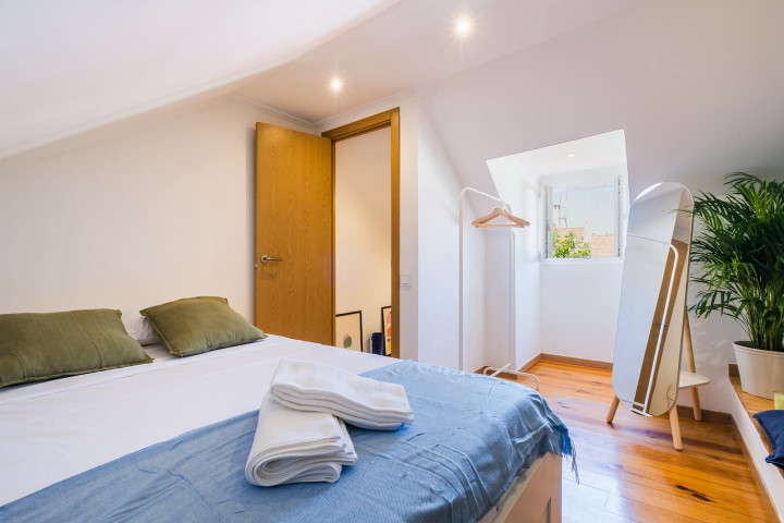 Sunny 2-br Duplex In Graça W/ Ac - Alvalade