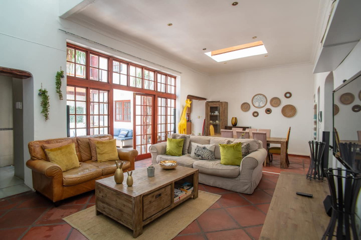De Waterkant House For 8 (No Load Shedding) - Camps Bay