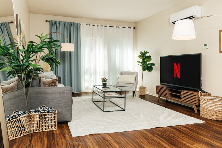 Signature One Bedroom Apartment - Beverly Hills, CA