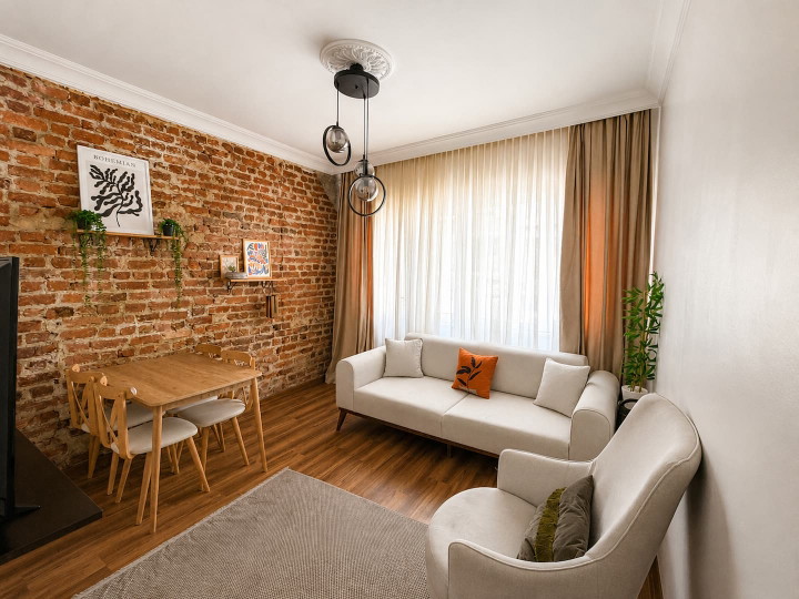Cozy 1+1 Brick Flat With Balcony - Beykoz