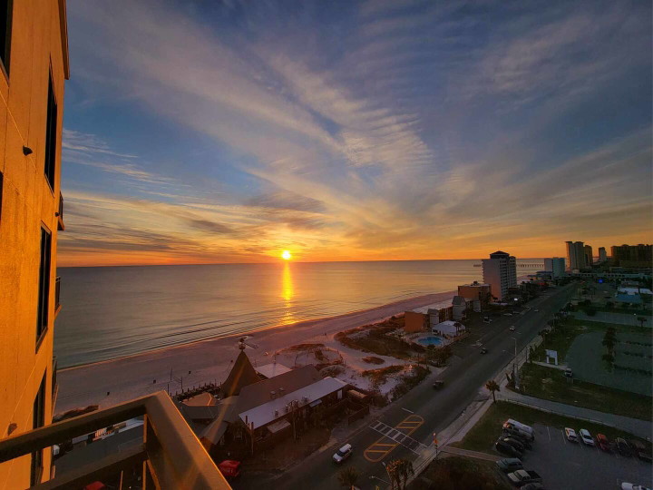 Origin 1305: Sunset-view Studio W/ Balcony! - Panama City Beach, FL