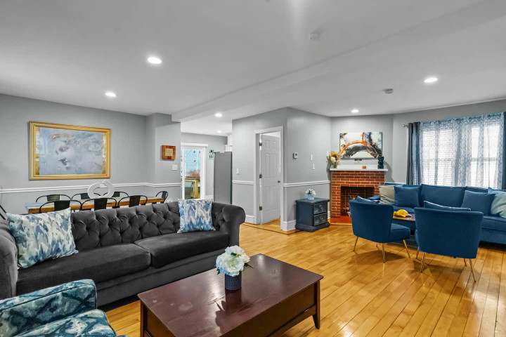 Spacious Modern Bungalow In Edgewood - Cranston, RI