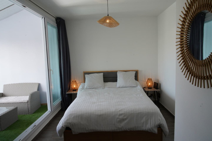 Studio Avec Terrasse Couverte - Port Moselle - Nouméa