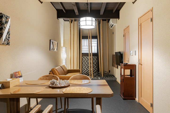 [Tsuru Inn]2 Min Tsuruhashi, Direct To Kix - Umeda