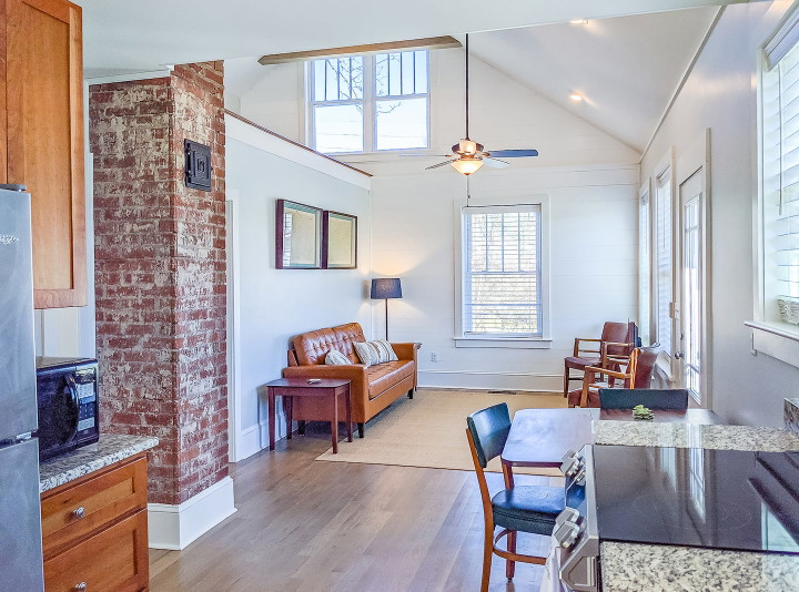 New! Historic Downtown. Tannery House, 2bedr - Brevard, NC