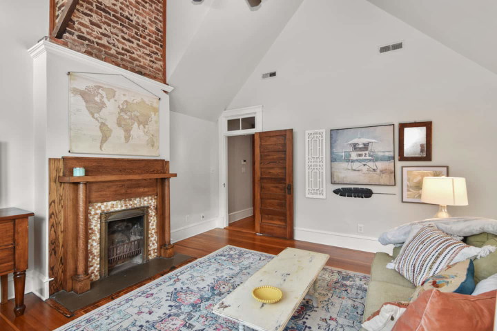 Downtown Charmer In West End! Apt D, Upstairs - Winston-Salem, NC
