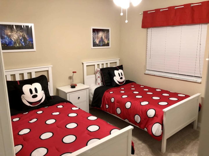 Derecha Izquierda Derecha A Disney (3 Turns To Disney) - Celebration, FL