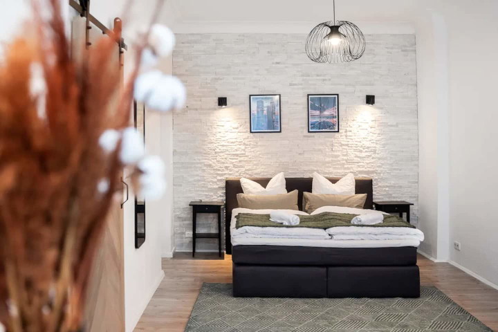 Central, 75 Sqm, 2 Bedrooms, Kitchen - Berlin